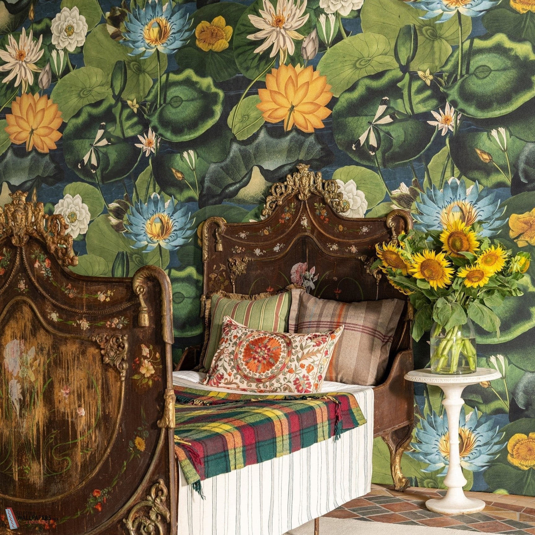 Lotus Blossom behang Mind the Gap – Selected Wallpapers & Interiors